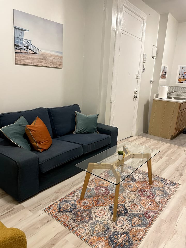 Perfectly Located Modern & Comfortable 2 Bedroom - New York