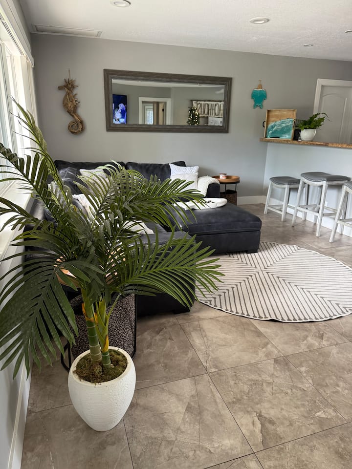 In Between The Intercostal/ocean - Juno Beach, FL