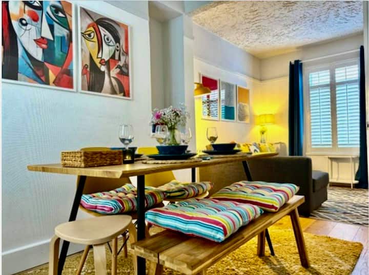 Bloom19:
10 Mins From City Centre - Belfast