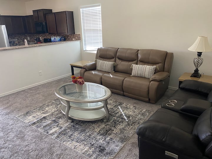 Beautiful Home In Tolleson, Az - Phoenix, AZ