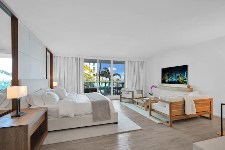 Direct Oceanfront + Balcony Suite | 5-star Resort - Bahamas