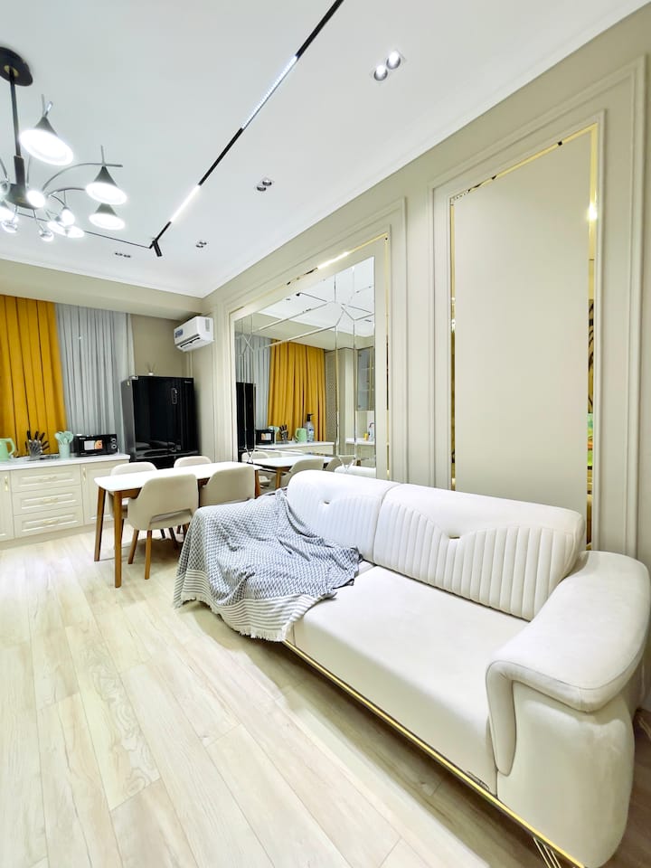 Family-friendly Luxury Suite • Smart Lock & Wi-fi - 우즈베키스탄