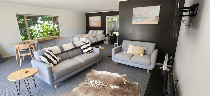 Cute & Comfy Hideaway - New Plymouth