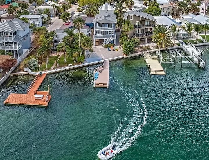 Luxury Waterfront Sunset Beach - Treasure Island, FL