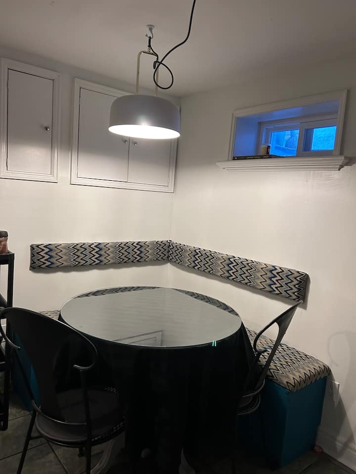 Cozy Room On 2nd
Floor. Friendly Cat In D House - Toronto