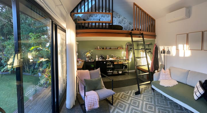 Unique Garden Loft Studio · Park Views - Mount Hutton