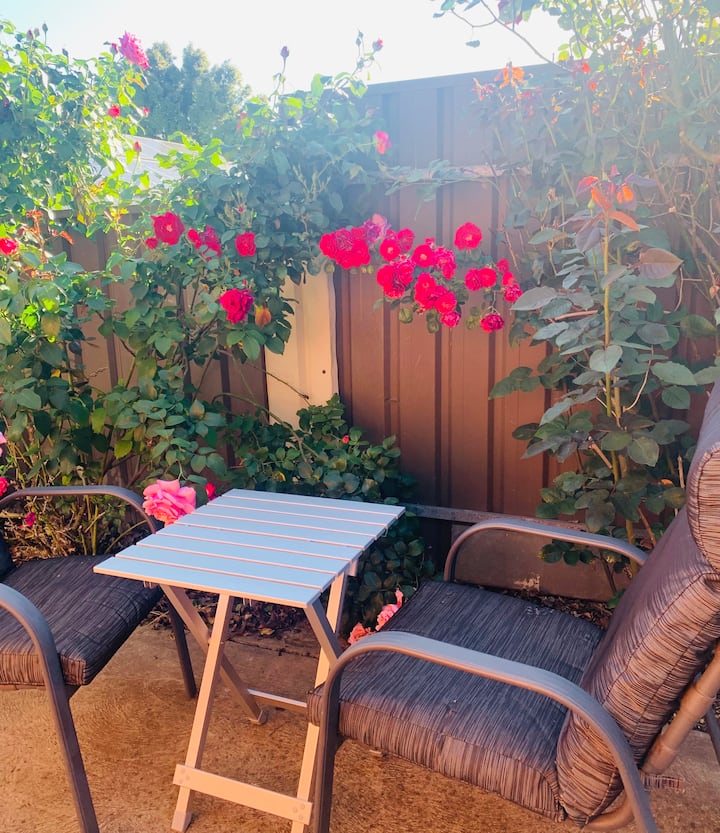 Private Semi-detached Space Near Tea Tree Plaza ! - Adelaide