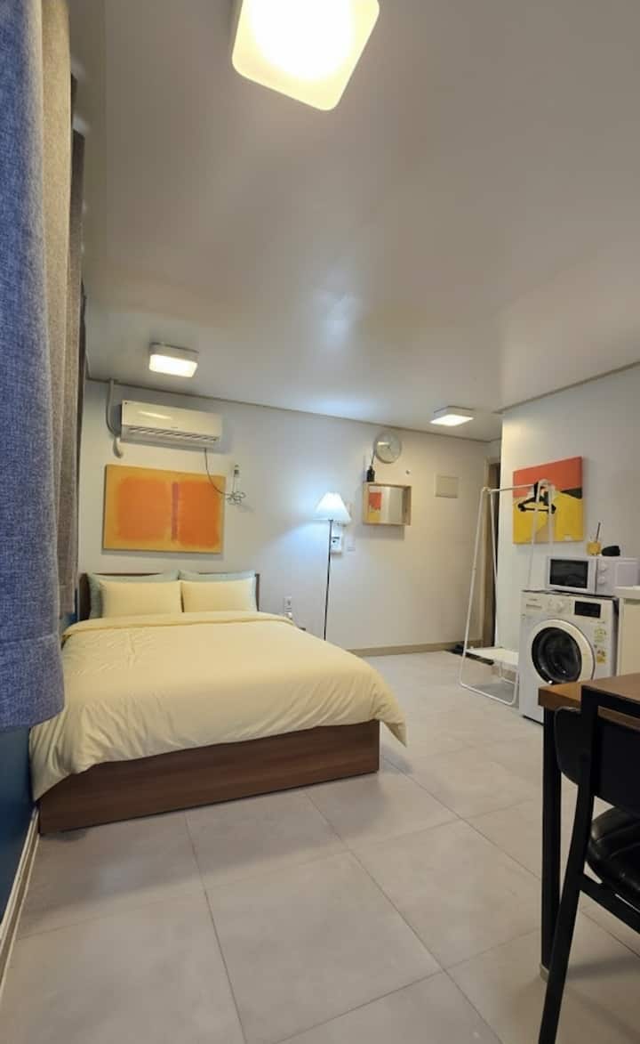 Artistic Studio [3f] 7 Min Hongdae & 3 Min Park - Seoul