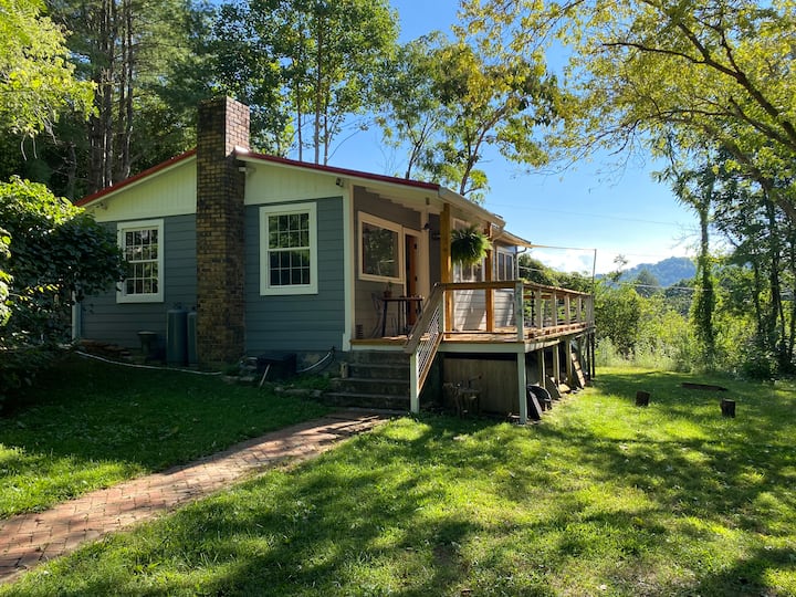 3 Miles To Asheville | Sun Filled Cabin W/ Wifi - Asheville, NC