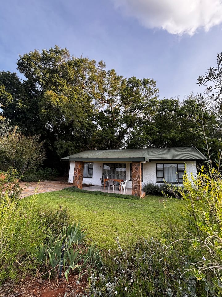 Oude Doornbosch Wild Olive Off Grid Family Cottage - Magaliesburg