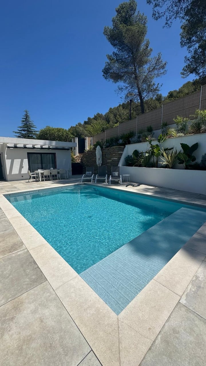 Studio, Piscine Chauffée, Jacuzzi & Jardin Privé - Cassis