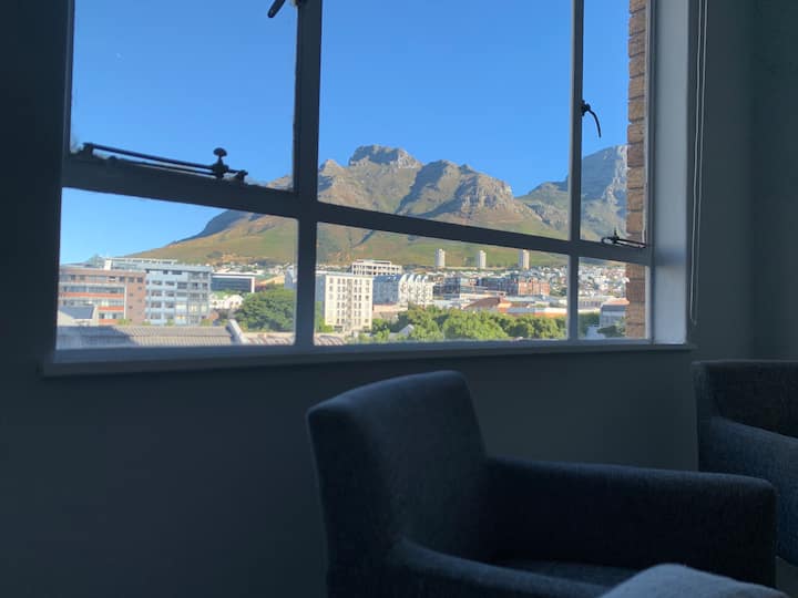 Stylish And Modern 2 Bed In Gardens - Le Cap