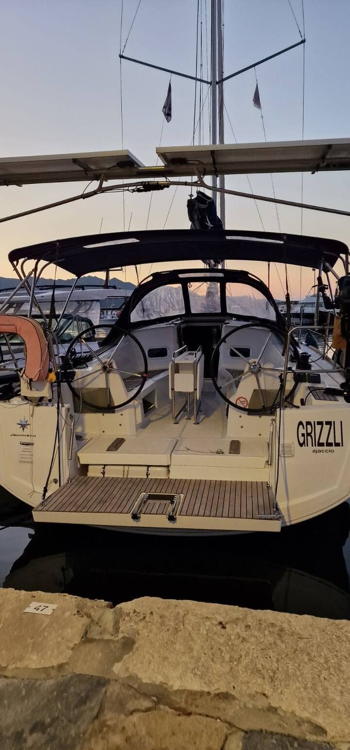 Bateau à Quai Saint Florent - Saint-Florent