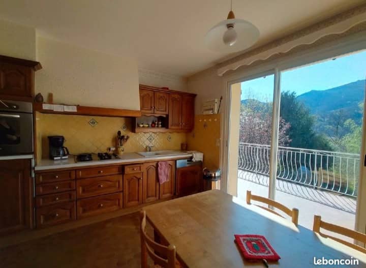 Maison Thueyts Ardèche - Vacanciers Ou Curistes - Thueyts