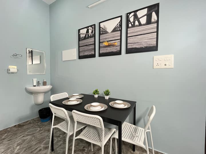 Var- Beachhaus2: 10 Min To Cliff Ac 4bhk, Foosball - Varkala