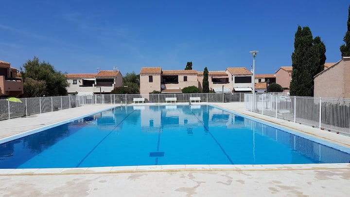 Naturisme, Plage Et Piscine - La Franqui