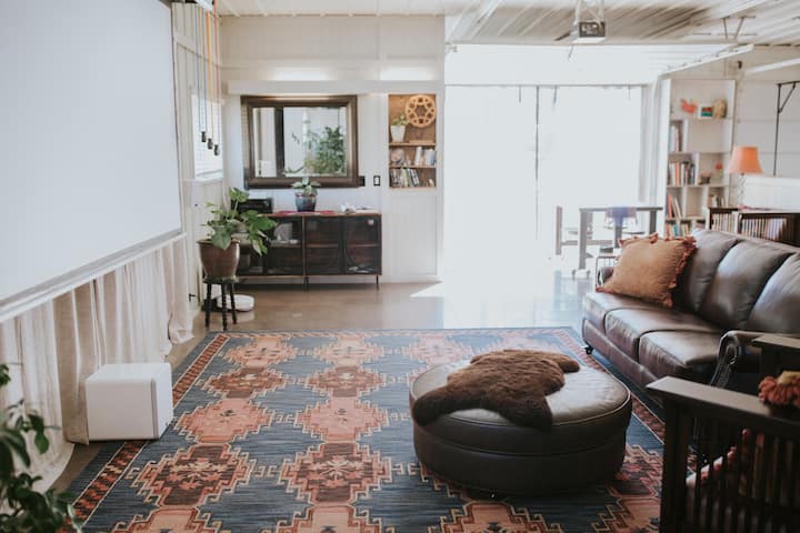 Open Studio Retreat | Sauna + Projector + Views - Weaverville, NC