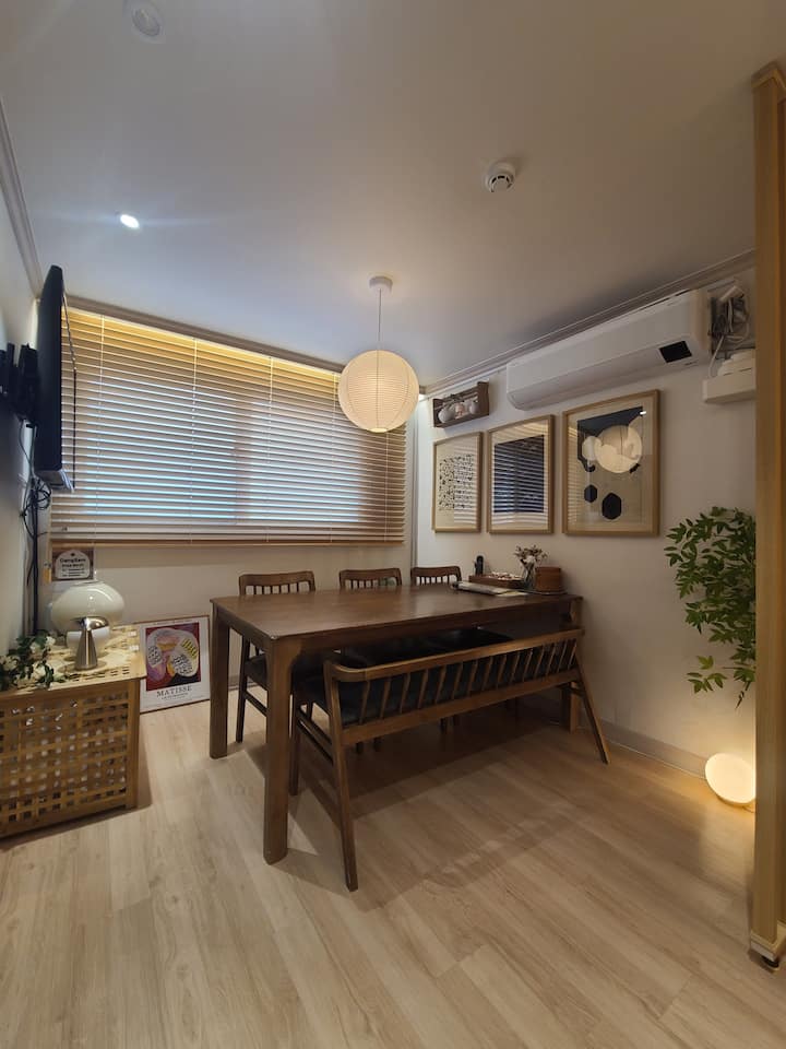 Cozy 3br#6pax#1min Subway#near Hongdae&han River - Seoul Gimpo Airport (GMP)