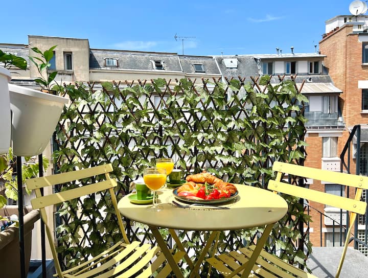 Cocon De Charme Avec Terrasse Perchée – 16e Arr - Paris