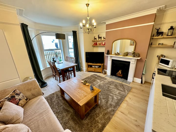 Seconds From The Beach & Dog Friendly - Budleigh Salterton