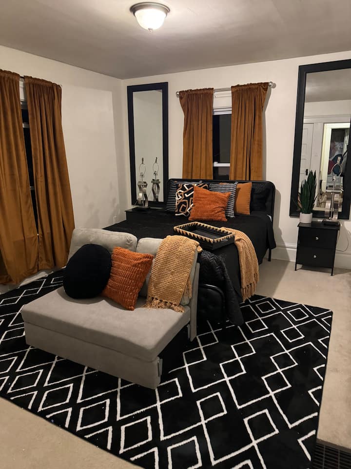 The Bohemian Hideaway - Akron, OH