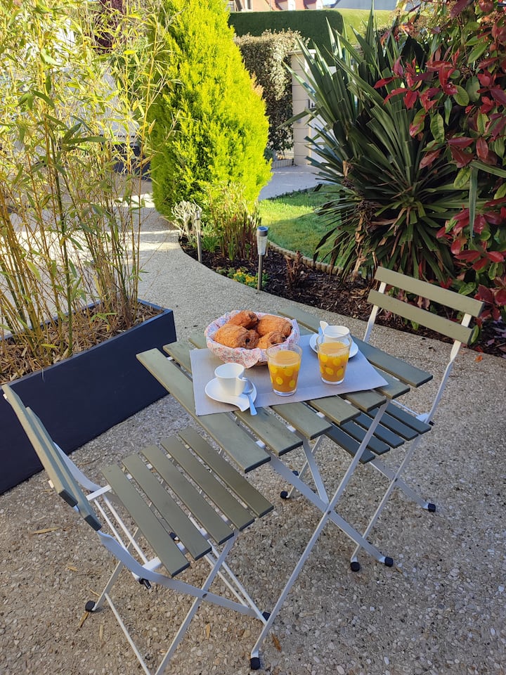 Studio Beauvais Avec Terrasse Privative – Calme - Beauvais