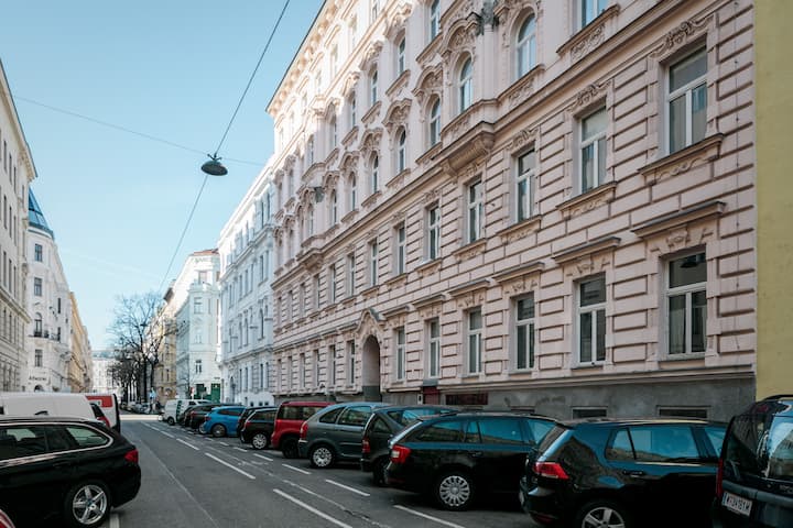 Central & Quiet 2br W/ Backyard, By Metro, 1month+ - Viena