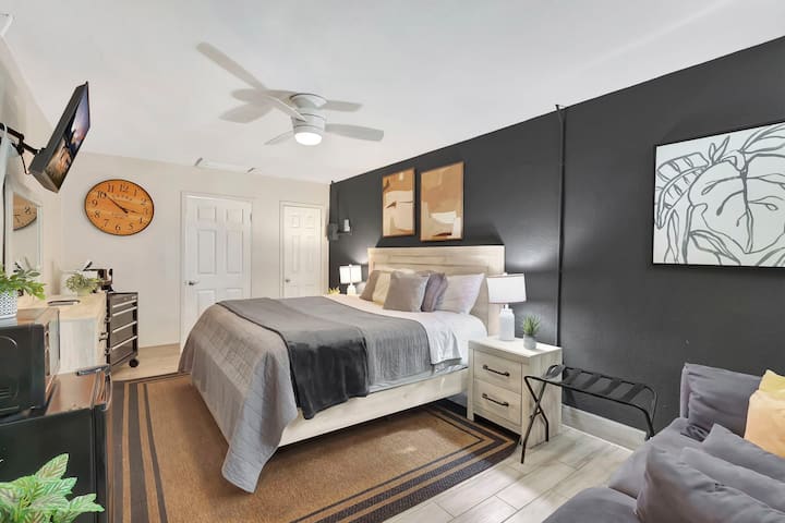 Clean King Studio • Ideal For Workers & Visitors - Lake Okeechobee, FL