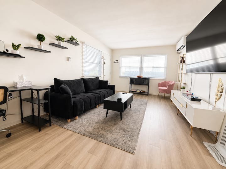 West La 1br Apt | King Bed + Full Kitchen | C&c - Sawtelle - Los Angeles