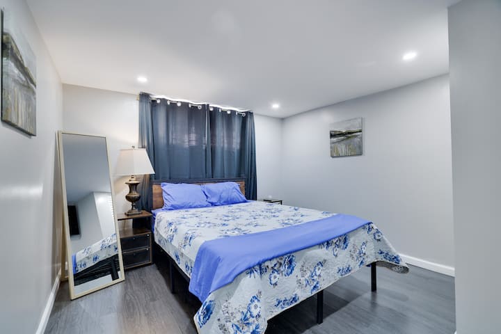 Luxe 4br Holiday | Free Parking • Near Dream Mall - Newark, NJ