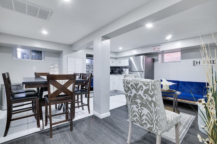 Spacious 4br Stay | Near Ewr + Nyc • Free Parking - Newark, NJ
