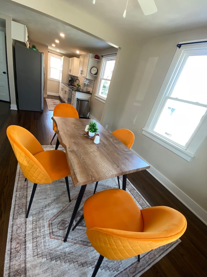 Benson 5 Bed - 1 Bath Patio Grill 55” Tv Wifi - 오마하