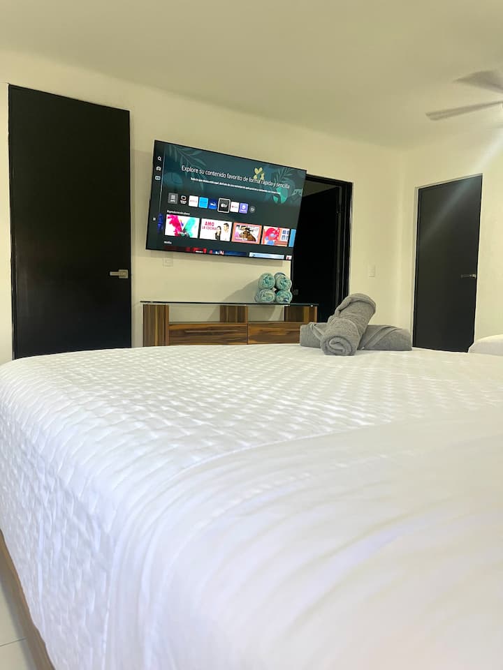 Bright And Spacious Apartment W/ Terrace, Downtown - Cancún