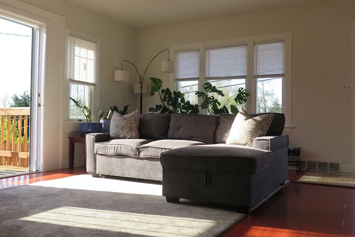 Totya's Garden House - Seattle, WA