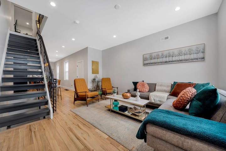 Gorgeous Brand-new 4 Bedroom 4.5 Bath Philly Home - Philadelphia, PA