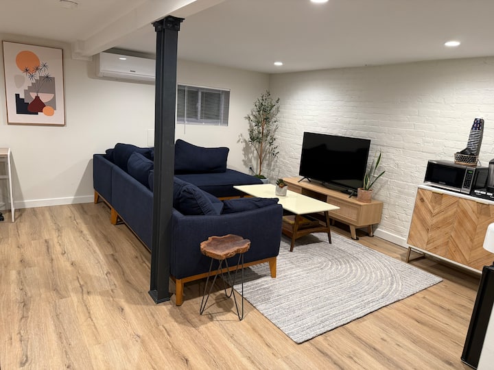 Private Unit In Vibrant Nw Dc - Silver Spring, MD