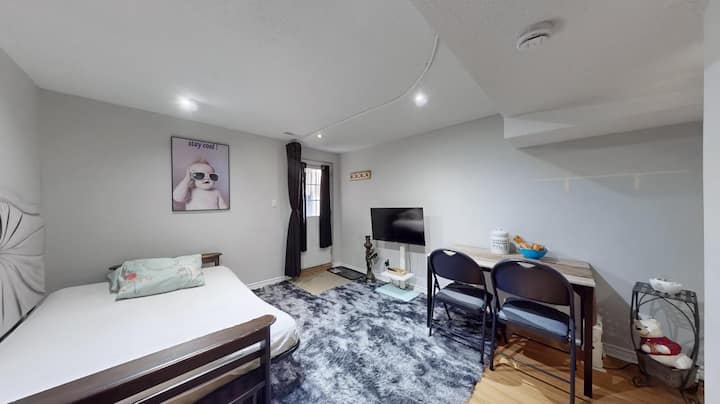 Your Own Suite-moderncharm Hideaways Near Torairp - Brampton