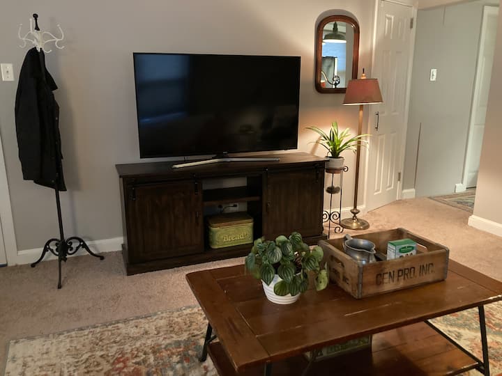Quaint 2 Bedroom Apartment - Media, PA