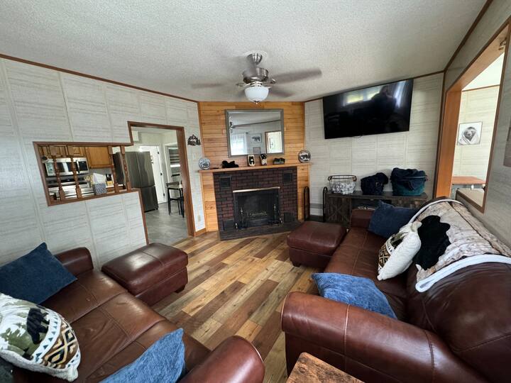 Quiet Whole House Retreat, Dog Friendly - Moose Brook State Park, Gorham