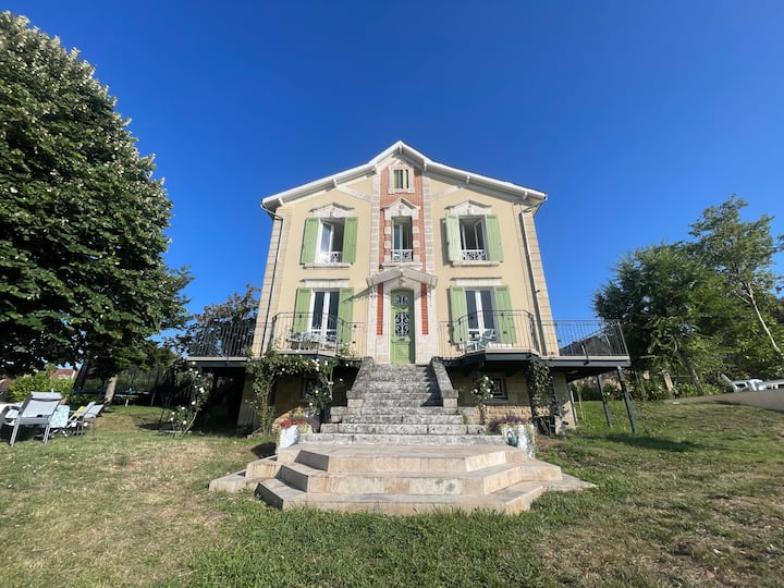 Une Belle Maison Dans Un Endroit Magnifique - Trémolat