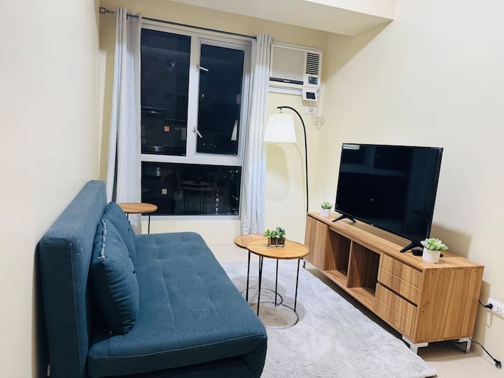 Spacious 2br Within It Park W/ Parking Max Of 6 - Cebu Şehir