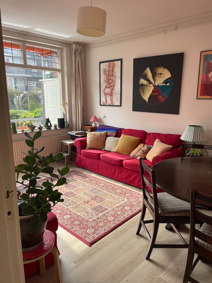 Homely 2-bed Apartment - Amszterdam