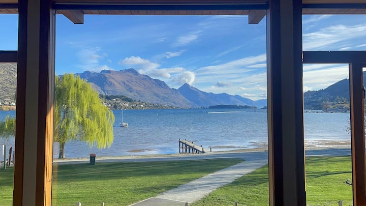 Queenstown Lakefront Home - Lake Hayes