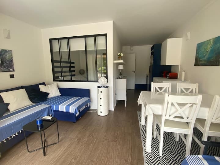 Var Location T2 Climatisé Terrasse
Piscine Plage - Sanary-sur-Mer