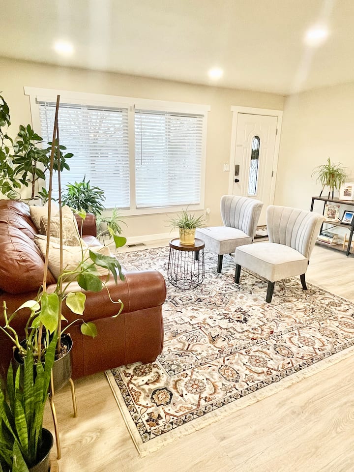 Bright & Modern Room In Remodeled Home 1 - Spokane, WA