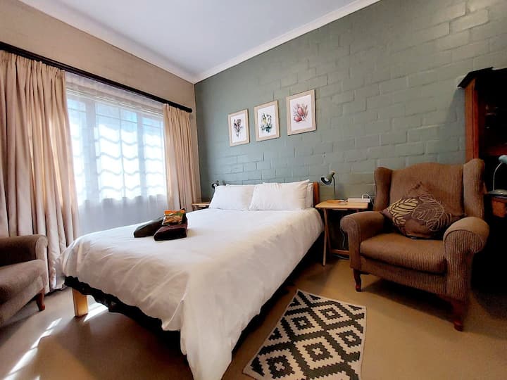 Potterswheel Airbnb - Green Guest Suite - Cape Town