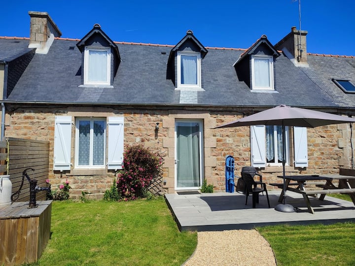 Maison Spacieuse Avec Jardin Clos Et Ensoleillé - Trégastel