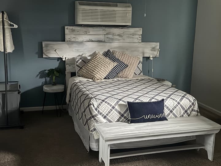 Serene Studio - Marion, IL