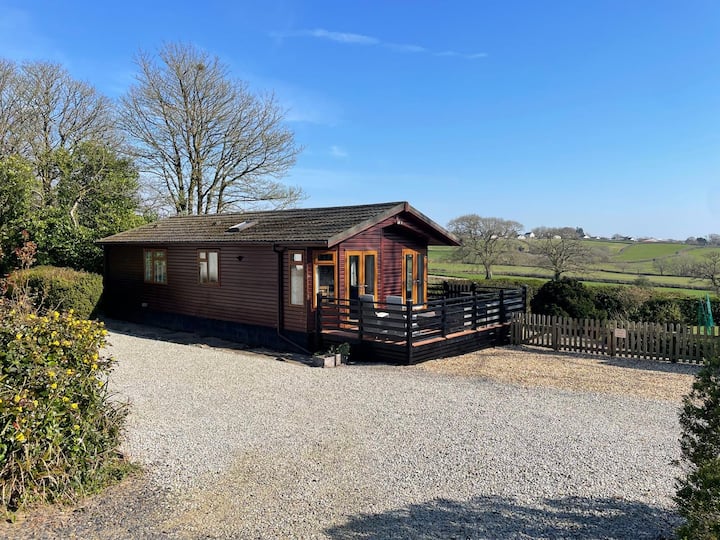 Longhouse Lodge - Idyllic/private/beautiful Views - Devon