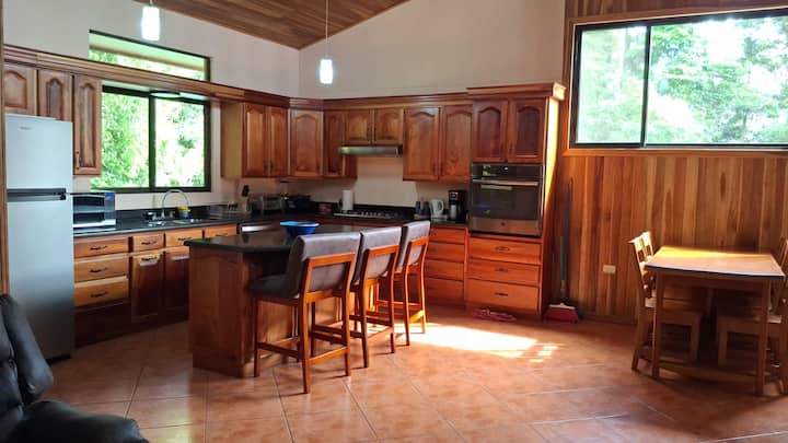 Spacious Monteverde Bird-watchers Home - Monteverde